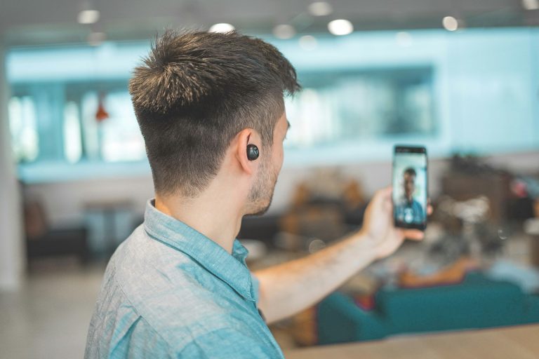 How to Record FaceTime Calls with or without Sound on iPhone, iPad, and ...